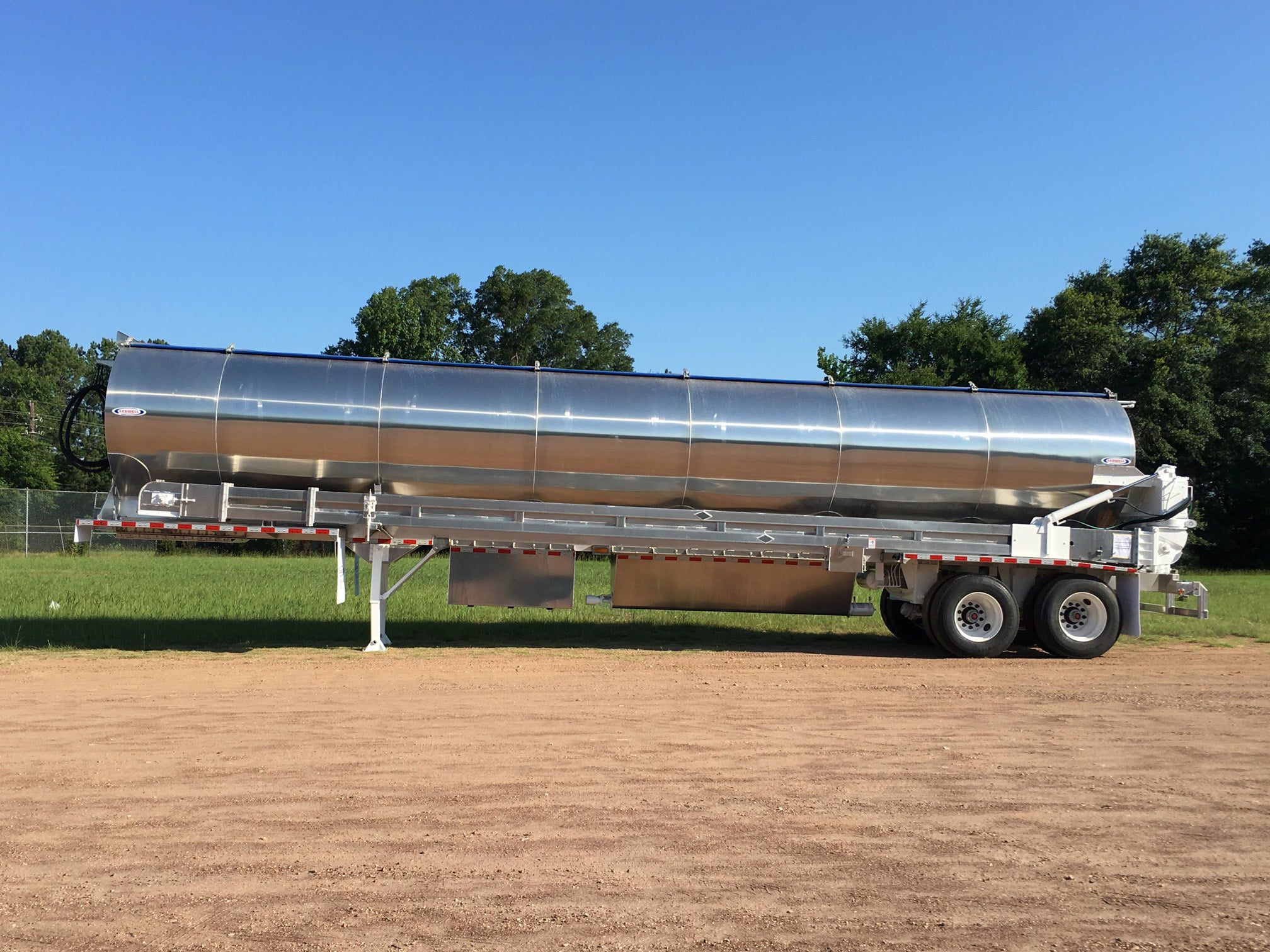 Paddle Wagon Feed Trailer | Ledwell Manufactured Feed Trailers